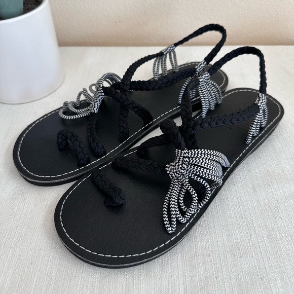 Plaka | Shoes | Plaka Palm Leaf Blackgray Strap Hand Woven Sandals ...